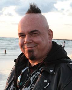 Steve Santini's Instagram, Twitter & Facebook on IDCrawl